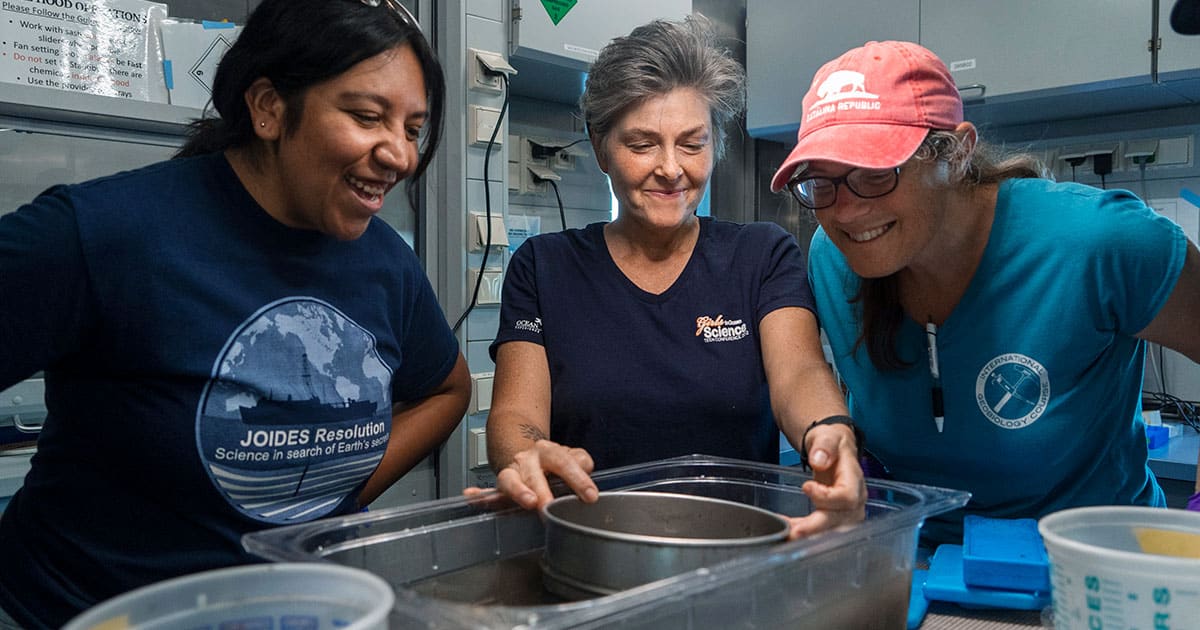 Multidisciplinary Teams Aid in Understanding the Deep - environment ...