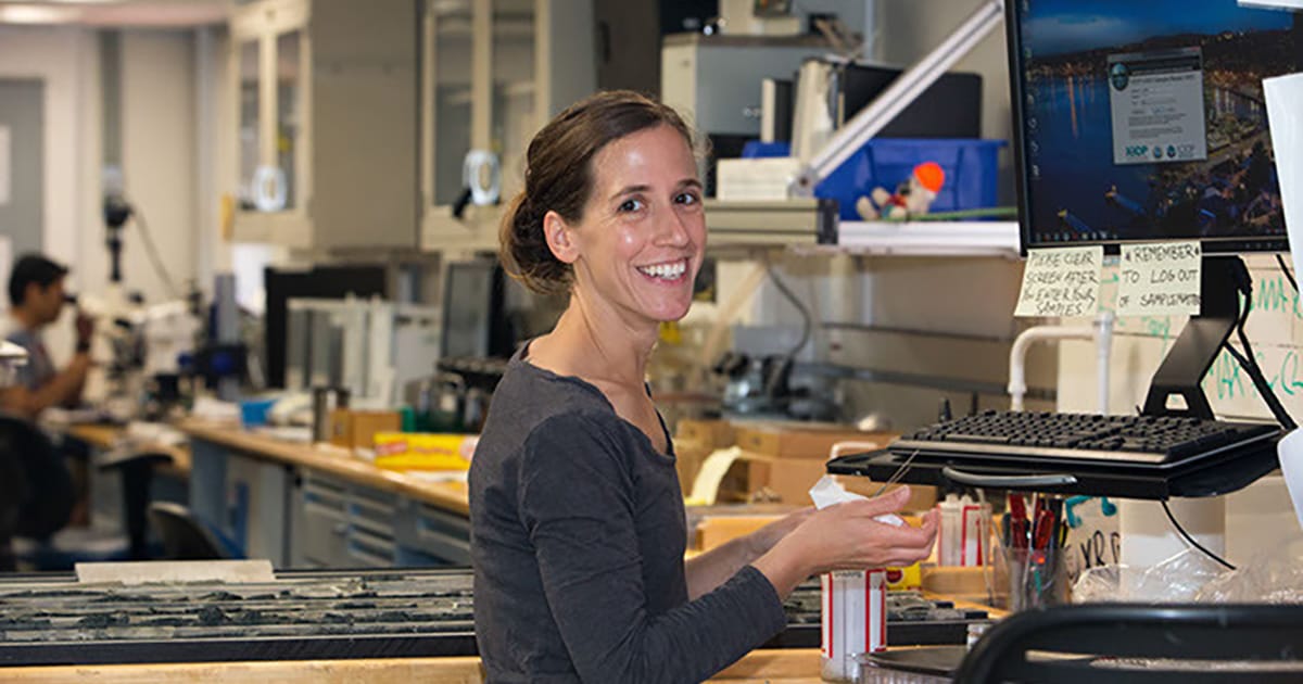 Ancient Sediment Under the Pacific Reveals Earth’s History ...
